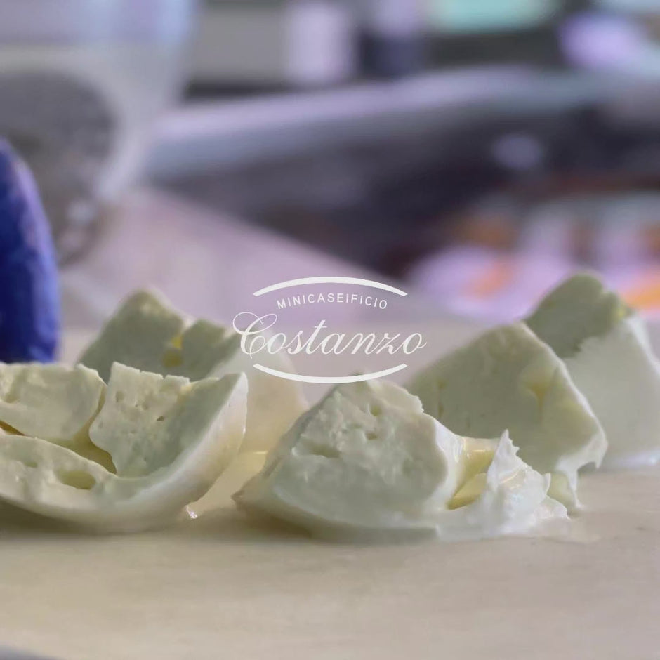 Mozzarella di Bufala e Formaggi Campani | Mini Caseificio Costanzo